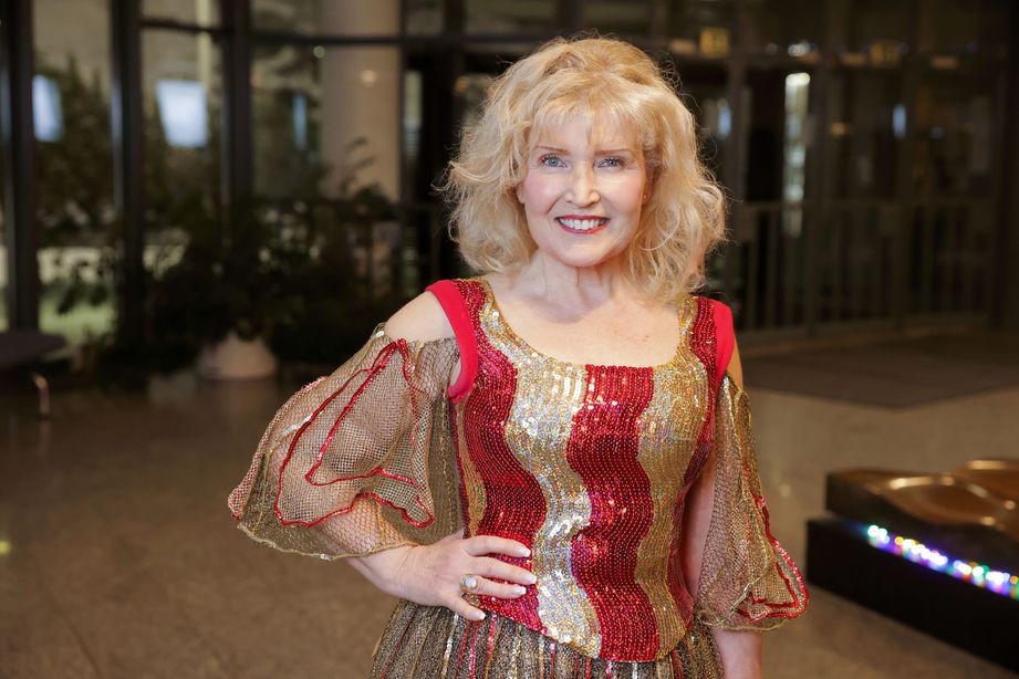 Ti-Ti Nallen luoja Riitta Korpela, 65, ei aio jättää kiertue-elämää