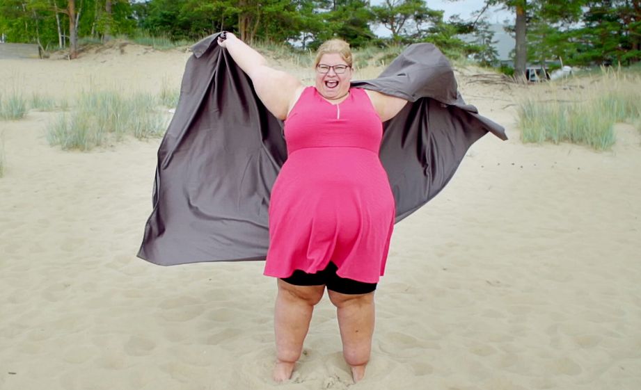 Sotanorsuksi haukuttu Piia, 35, on onnellinen ylipainoisena - ja se ei ...