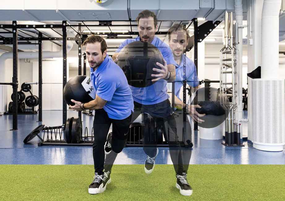 Eeli Tolvasen veli Joona valmentaa NHL-pelaajan fysiikkaa