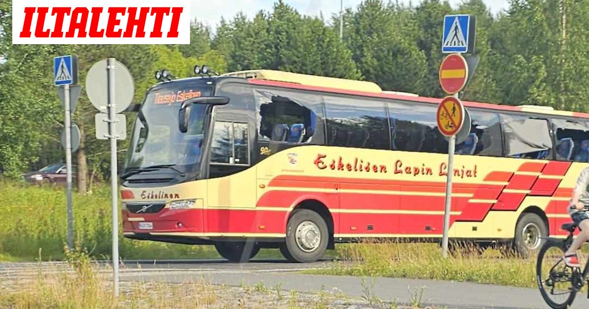 Linja-autossa tulipalo Kempeleessä, ovet eivät auenneet – Sisällä 40 matkustajaa