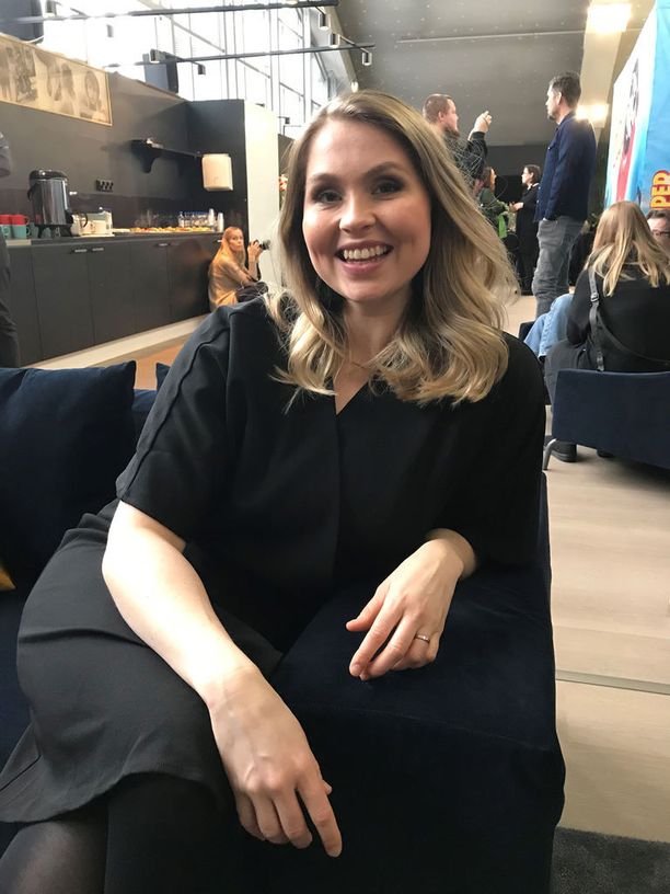 Näyttelijä Essi Hellén, 29, esittää uutuuselokuvassa 11-vuotiaan äitiä ...