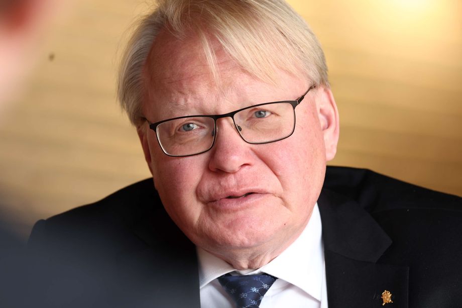 ”On täysin absurdia” – Peter Hultqvist ampuu täyslaidallisen Putinin ...