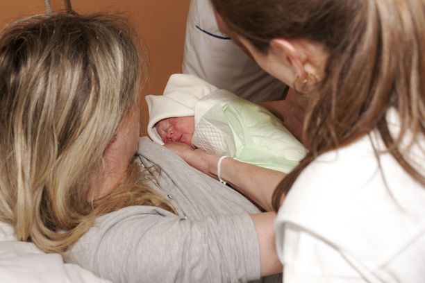 ”Itku silmässä vaadin vauvalle lisämaitoa” - Kun maitoa ei tullut... IL ...