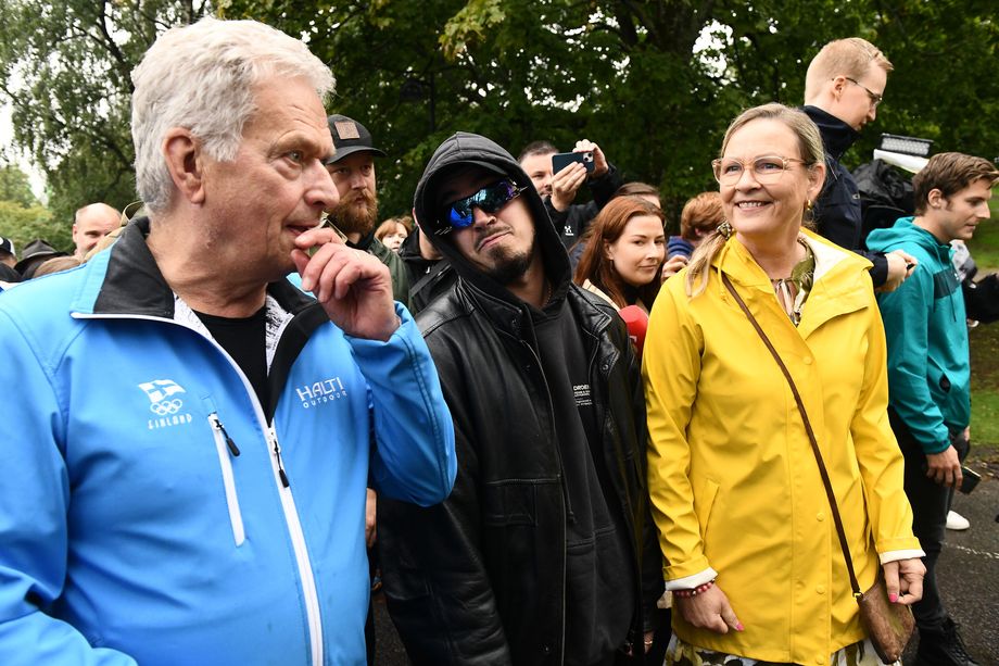 Käärijä mukana presidentti Niinistön yllätystempauksessa: ”Silloin kun ...