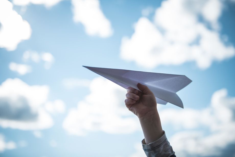 Uusi ennätys: Paperilennokilla lähes 90 metriä!