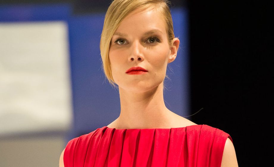 Raskaana oleva huippumalli Suvi Riggs julkaisi tyylikkään otoksen ...