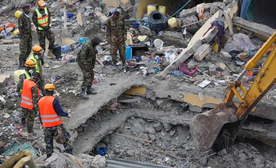 Ihmepelastuminen: Taapero selvisi yli kolme päivää romahtaneen talon ...