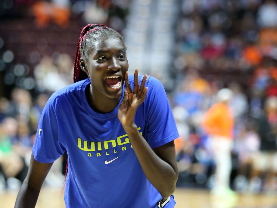 Upea ilta! Suomen Awak Kuier loisti WNBA:n pudotuspeleissä