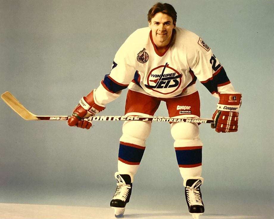 Selänteen ja Nummisen paidat nostettiin Winnipegin hallin kattoon