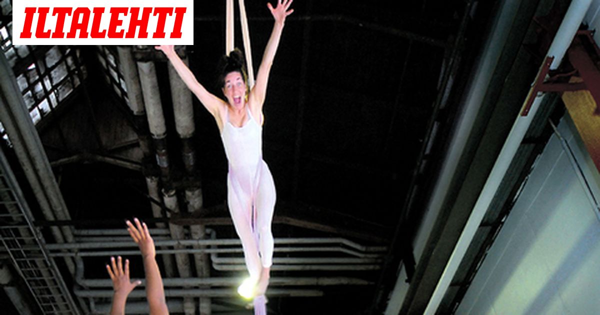 Äiti roikkuu katosta!