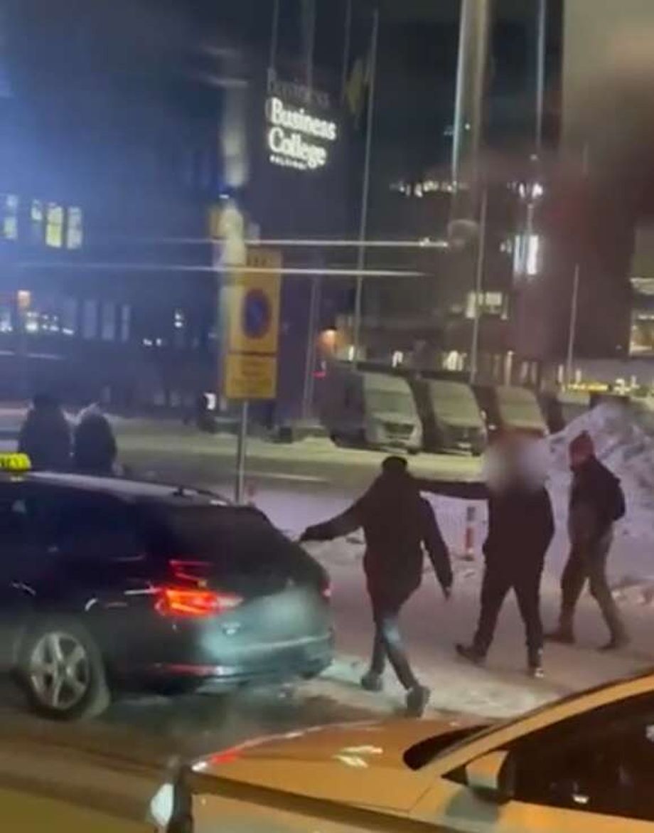 Onni kuvasi erikoisen taksihärdellin Helsingin Messukeskuksella – ”Ei ...