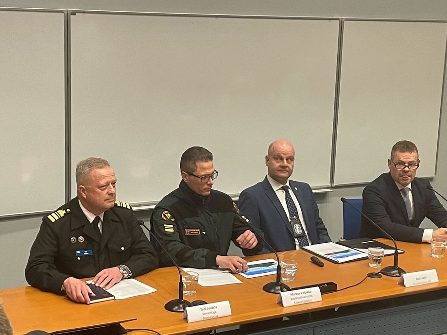 KRP: ”Möykky” on ankkuri, jonka toinen piikki puuttuu – Vauriosta epäilty kiinalaisalus ...