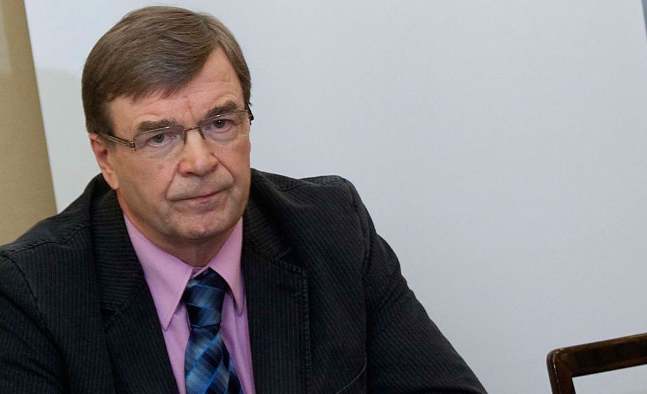 Timo Kalli vahvoilla keskustan ryhmän puheenjohtajaksi