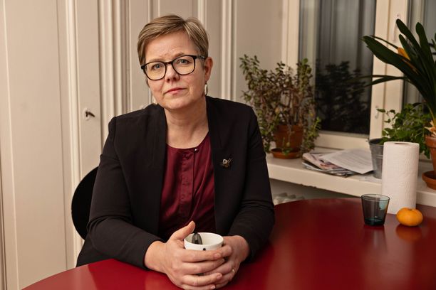 Ministeri Krista Mikkonen kommentoi paperittomien esityksiä