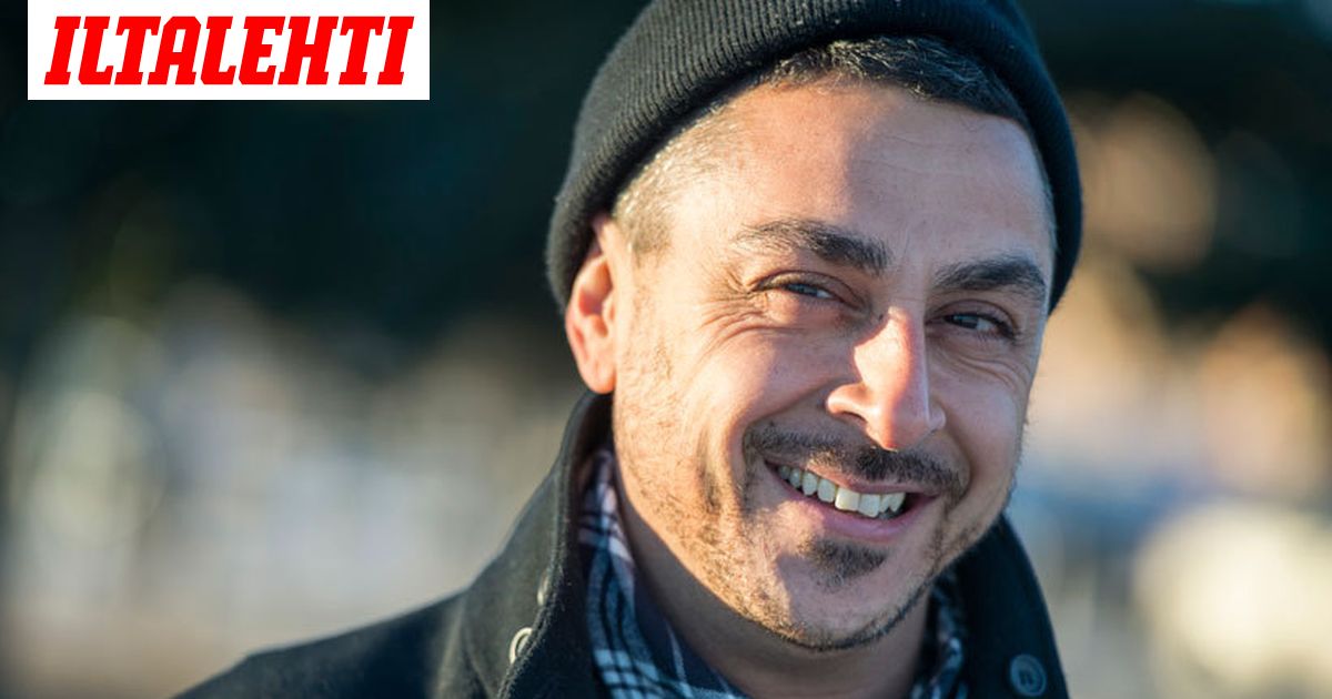 Arman Alizad pusukuvassa miehen kanssa