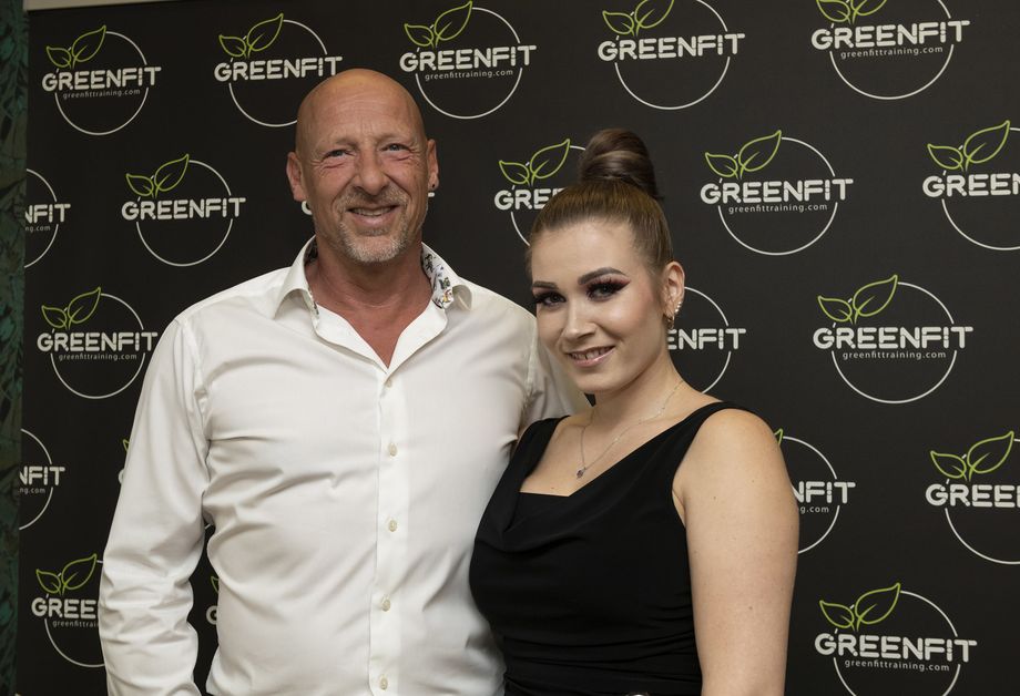 Bess ja miesystävä Danny: näin rakkaustarina alkoi