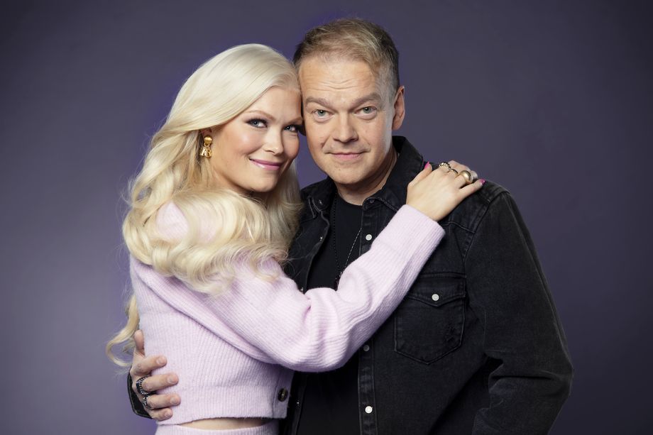 Totaalinen yllätys! Kurre Westerlund kosi Jenna-rakasta