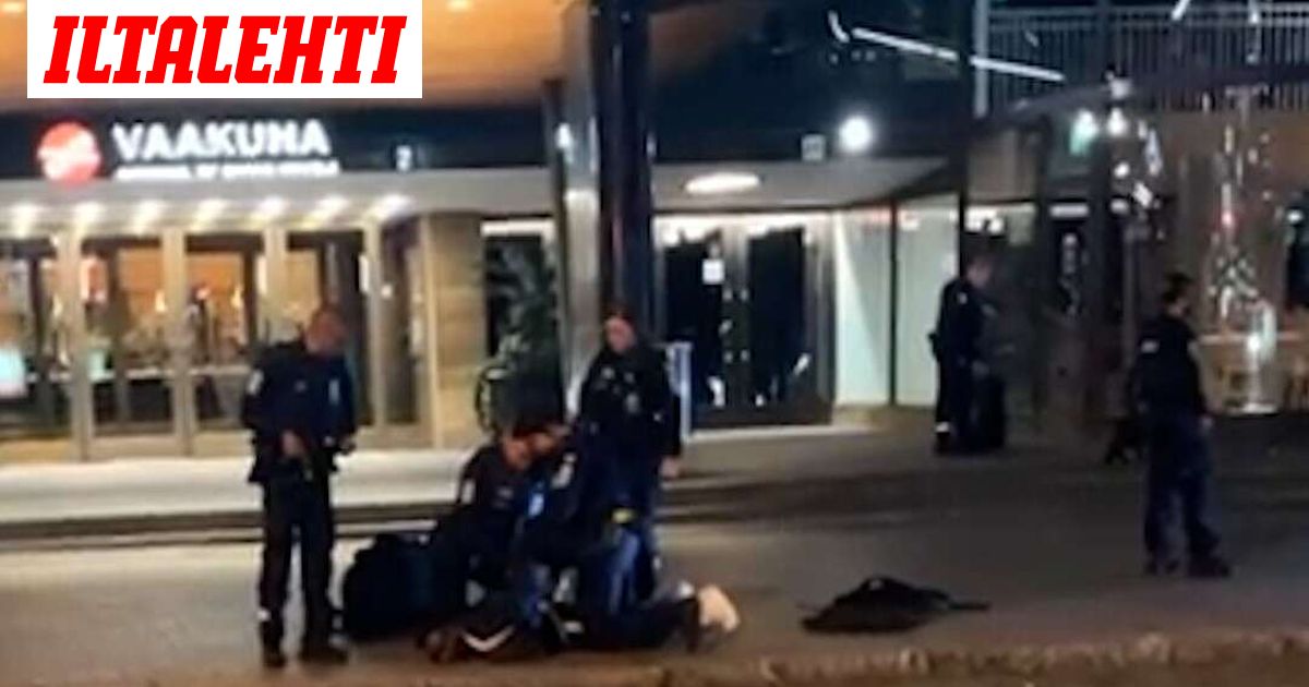 Poliisioperaatio yöllä Helsingin ydinkeskustassa