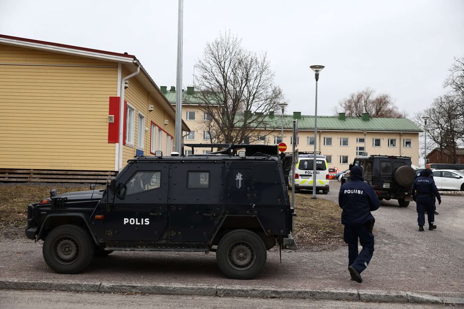 Nainen kuuli laukauksen ja lasten kiljuntaa – Pian Karhu-ryhmä rynni ...