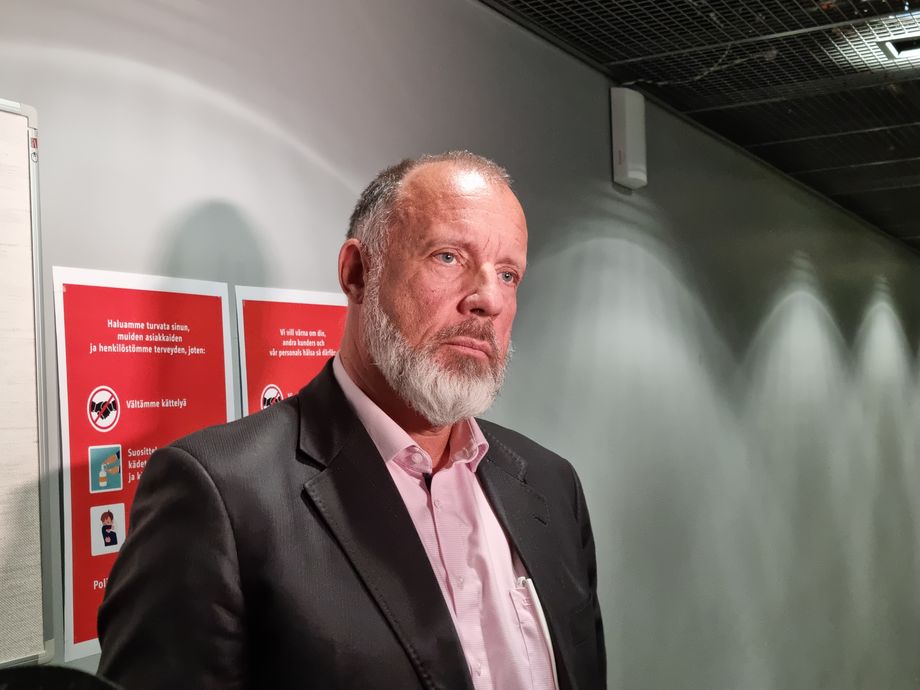 Kari Uoti hakee julkkishypnotisoija Sami Minkkistä konkurssiin