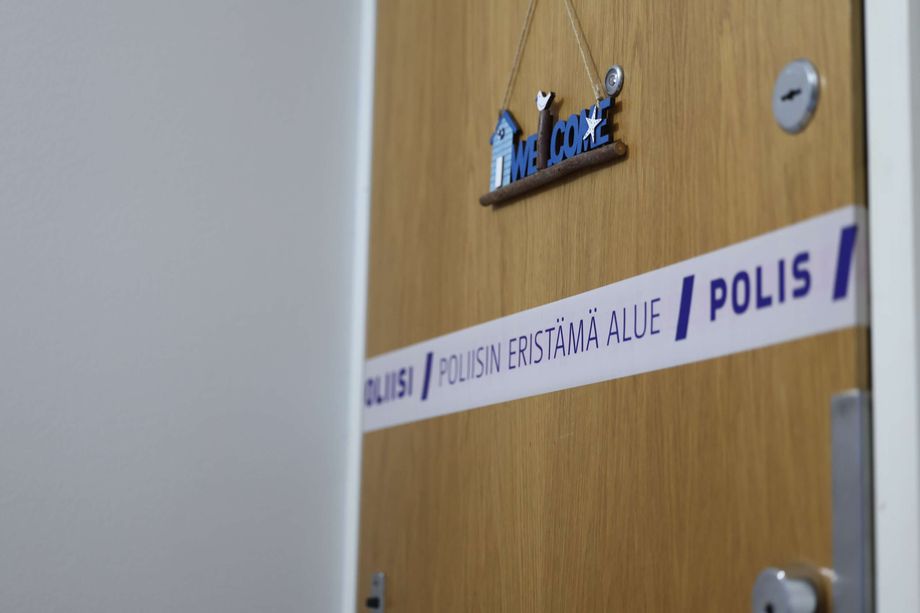 Lapsiperheen ovessa synkkä poliisinauha – Näin naapurit kuvailevat ...