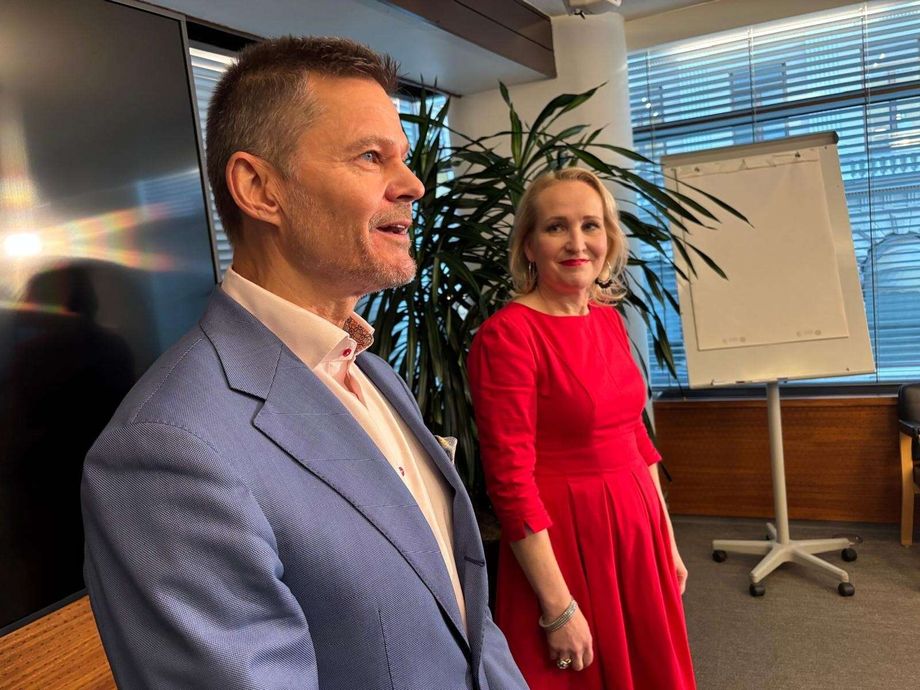 Puolisonsa menettänyt Minna Helle nosti arkuuttaan esiin – Kertoo nyt miksi