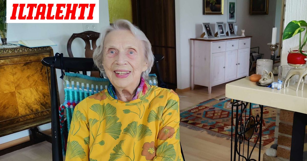 Alli, 101, lausui koskettavat sanat miljoonien edessä – Lataa nyt kovaa ...