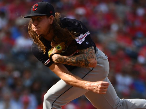 Mike Clevinger ja Olivia Finestead syyttävät toisiaan väkivallasta