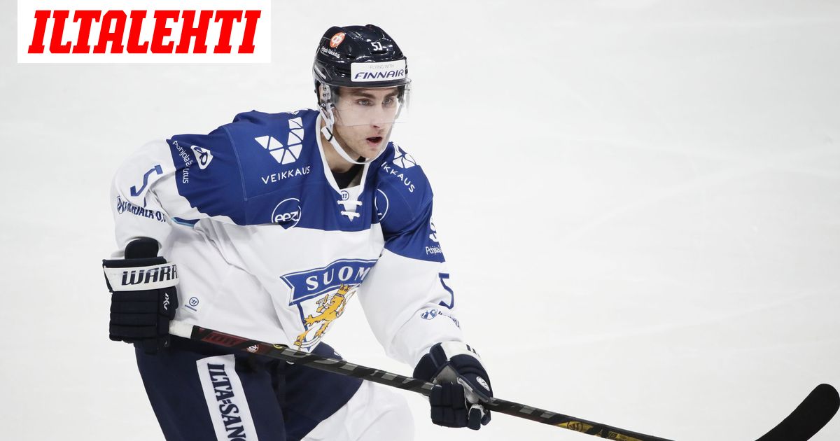 Valtteri Filppula kantaa Suomen lippua olympialaisten avajaisissa