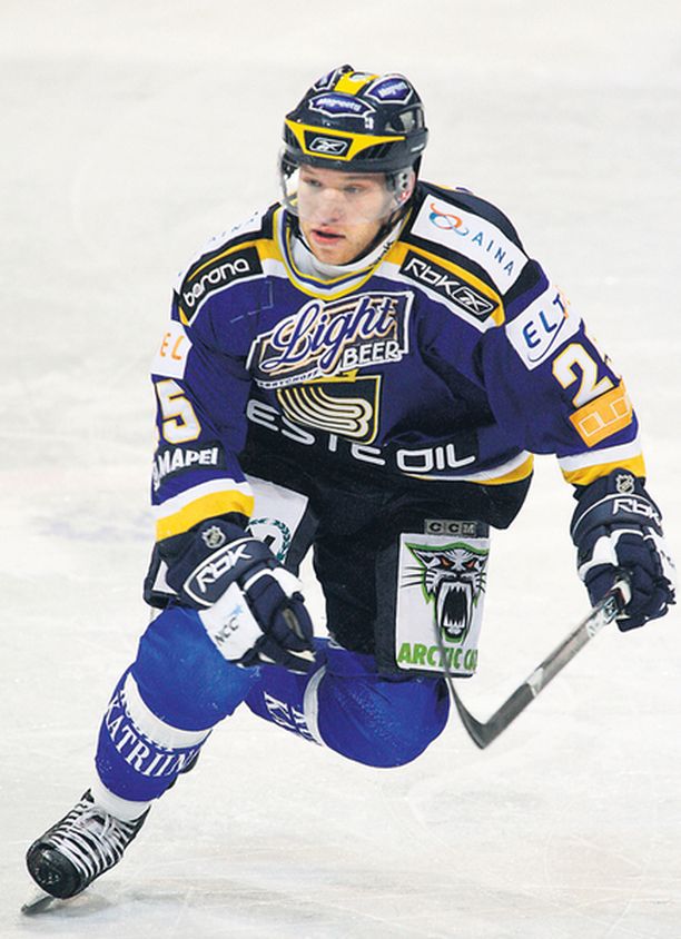 Ryan Keller on Bluesin täsmäase