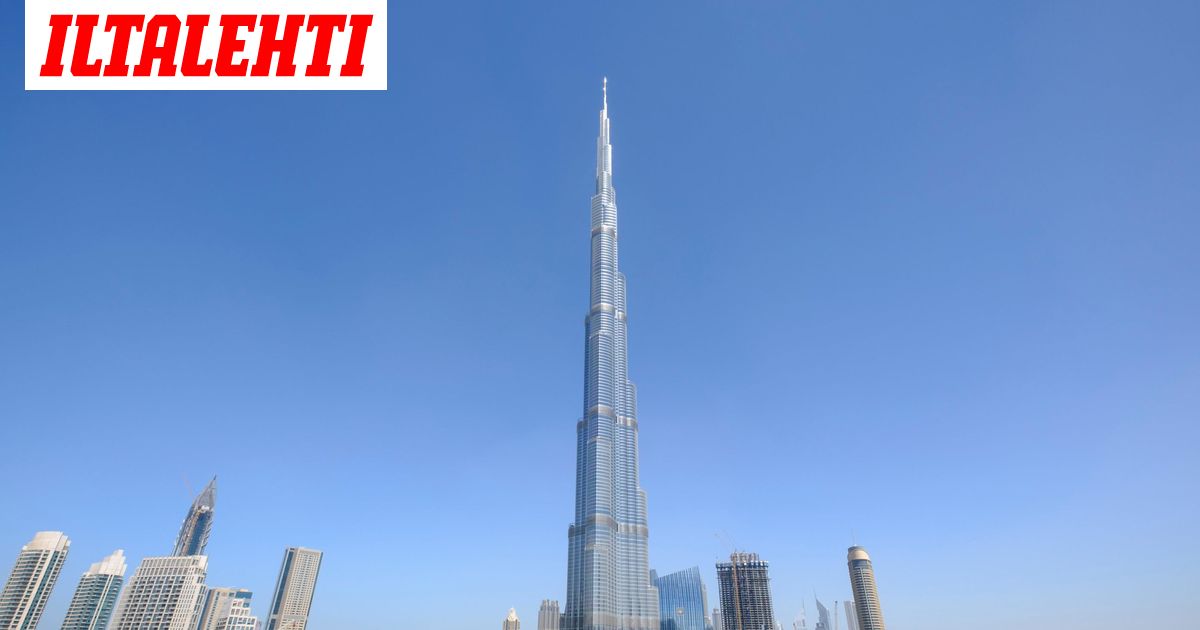 Maailman korkein rakennus valaistiin Venäjän lipulla