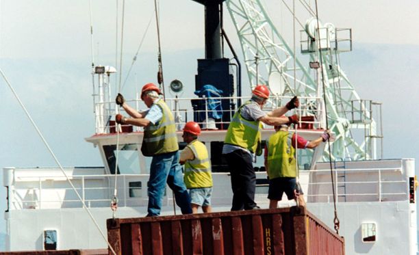 Palkka jopa 4 000 €/kk - ahtaajille on nyt töitä: jäätäviä olosuhteita ...