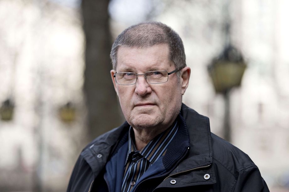 Kirja: Matti Fredi Siitonen paikkasi retkahtaneita kollegoita keikoilla ...
