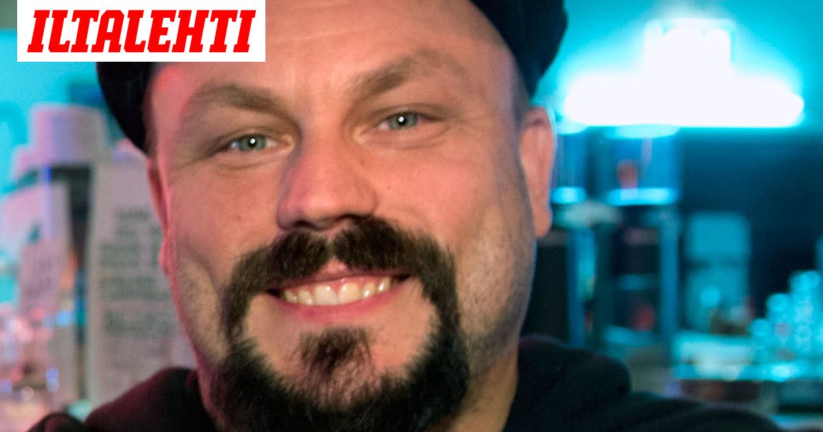HS: Riku Rantala haukkuu Finnairin ruokatarjoilun: "Oma pullo mukaan"