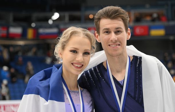 Juulia Turkkilalle ja Matthias Versluisille EM-pronssia