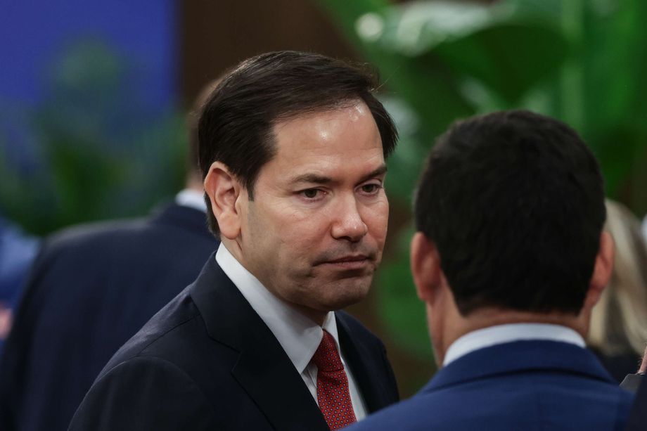 USA dissasi Venäjän neuvottelijoita – Tällainen on Putinin tusinaposse