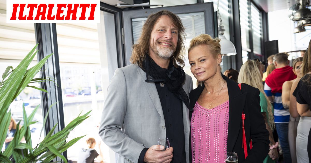 Jone Nikula ja Hanna-vaimo nauttivat yhteisestä ajastaan