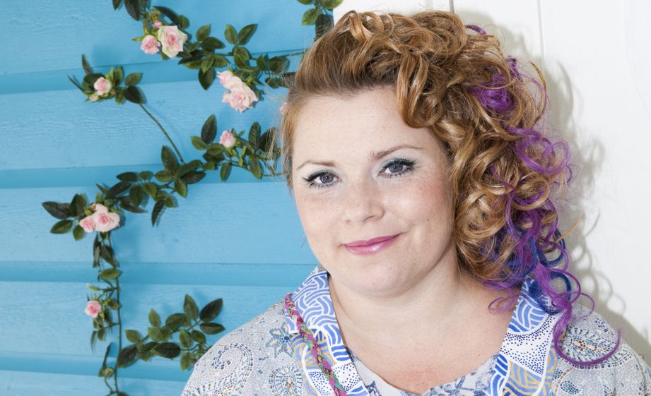 Kiti Kokkonen täyttää 48 vuotta – julkaisi hellyyttävän lapsuuskuvan