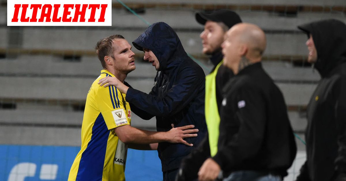 Tasapeliin pettyneet HJK:n fanit ryntäsivät kentälle - kapteeni ...