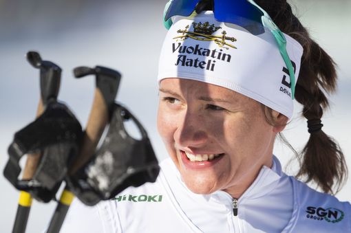 Katri Lylynperä päihitti Kerttu Niskasen rullahiihdon SM-sprintissä