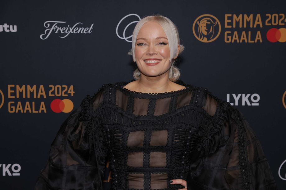 Anna Puu julkaisi harvinaisen yhteiskuvan kumppaninsa kanssa