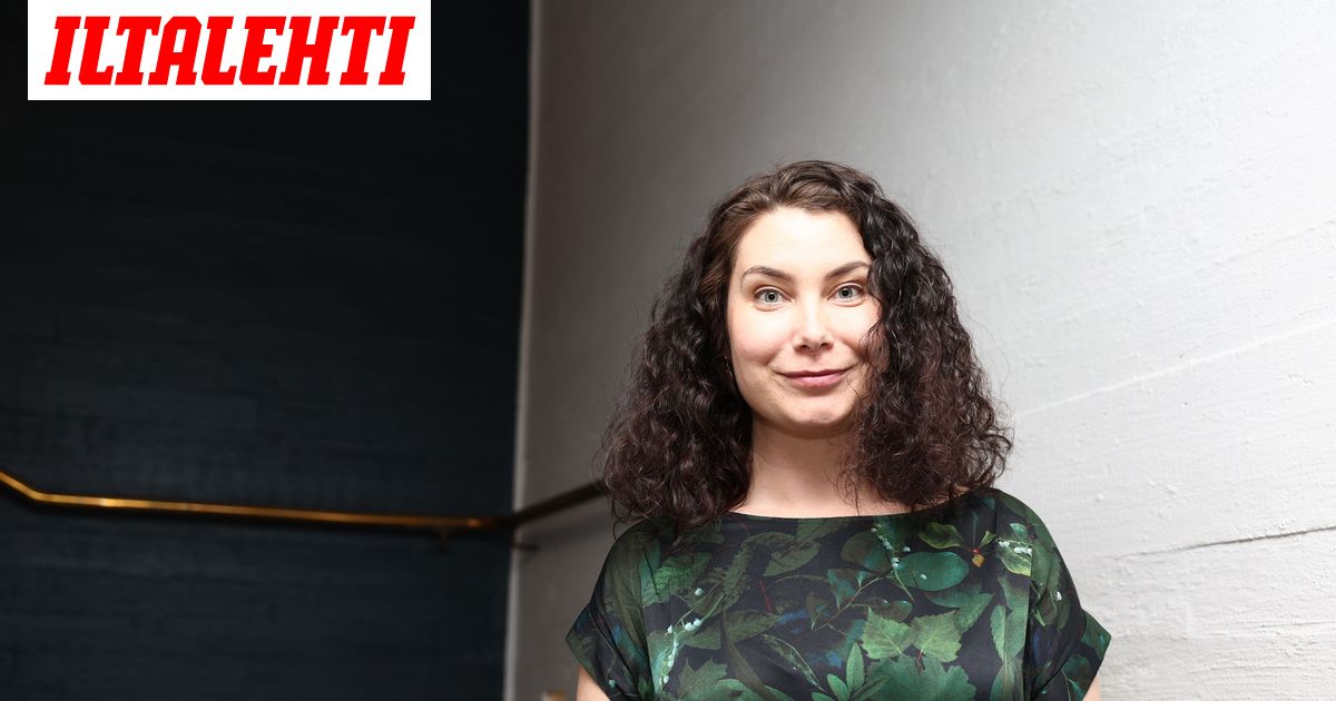 Emma Kari Viisi valittua -dokumentin kutsuvierasnäytöksessä ...