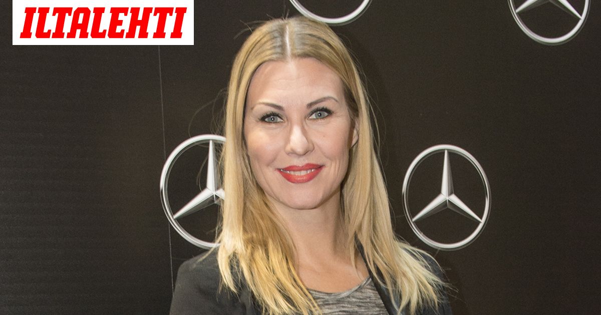 Heidi Suomi kokeili mäkihyppyä - sai opetusta Toni Niemiseltä