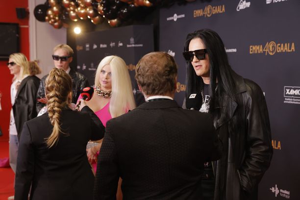 Jyrki 69 ja Erika Vikman kommentoivat suhdettaan