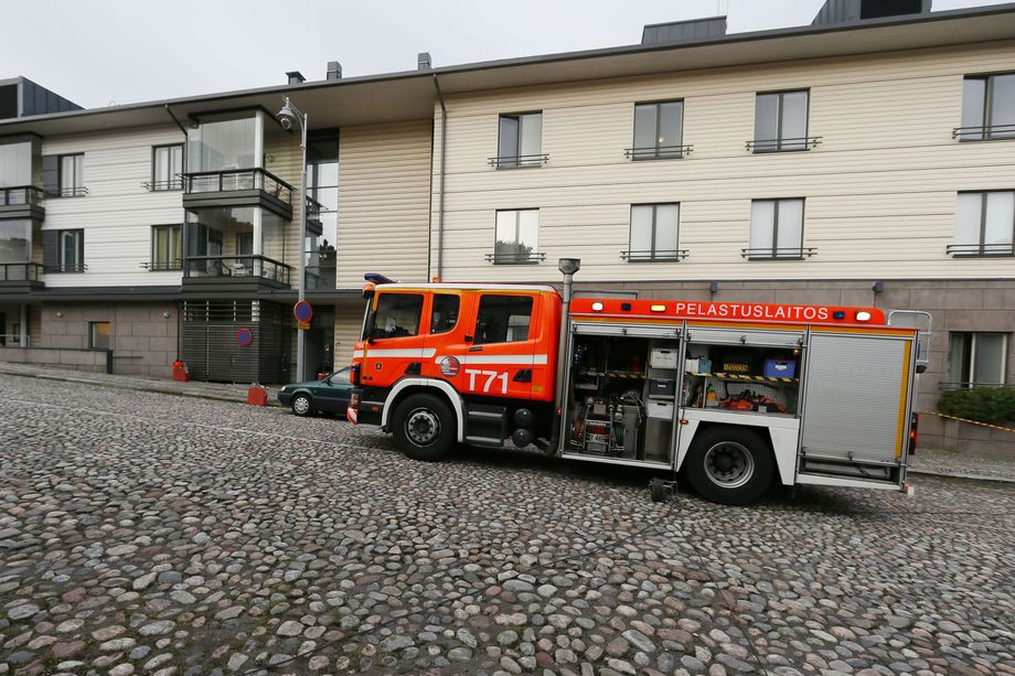 Rankkasade sai veden tulvimaan kaupan lattialla Turussa