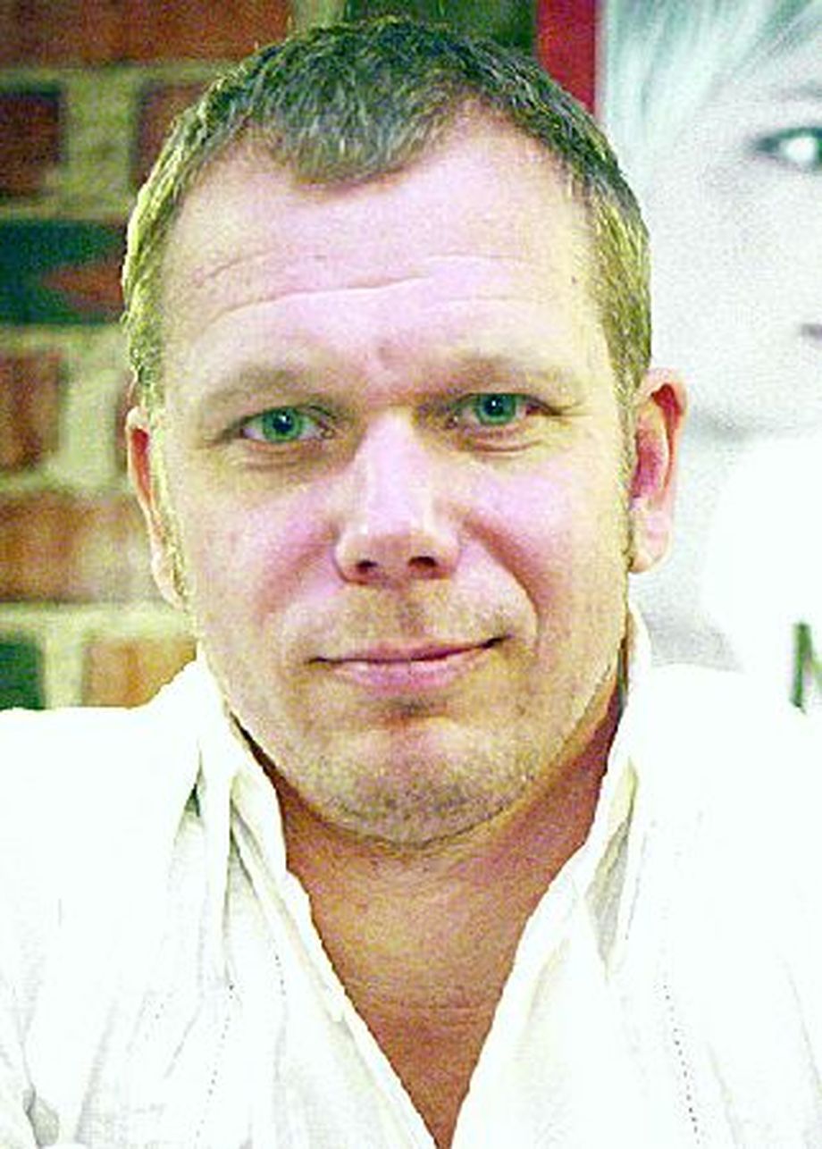 Outi Mäenpää menossa naimisiin