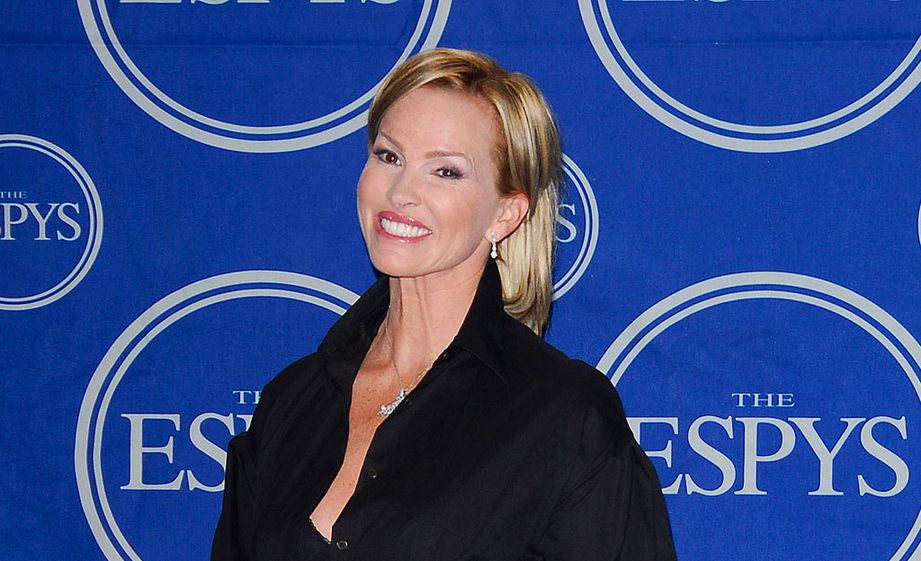 Kenen entisen huippujääkiekkoilijan kanssa Janet Jones on naimisissa?