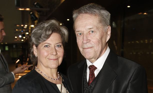 Syöpään sairastunut Matti Ahde, 73, virkeänä valtiopäivien avajaisissa ...