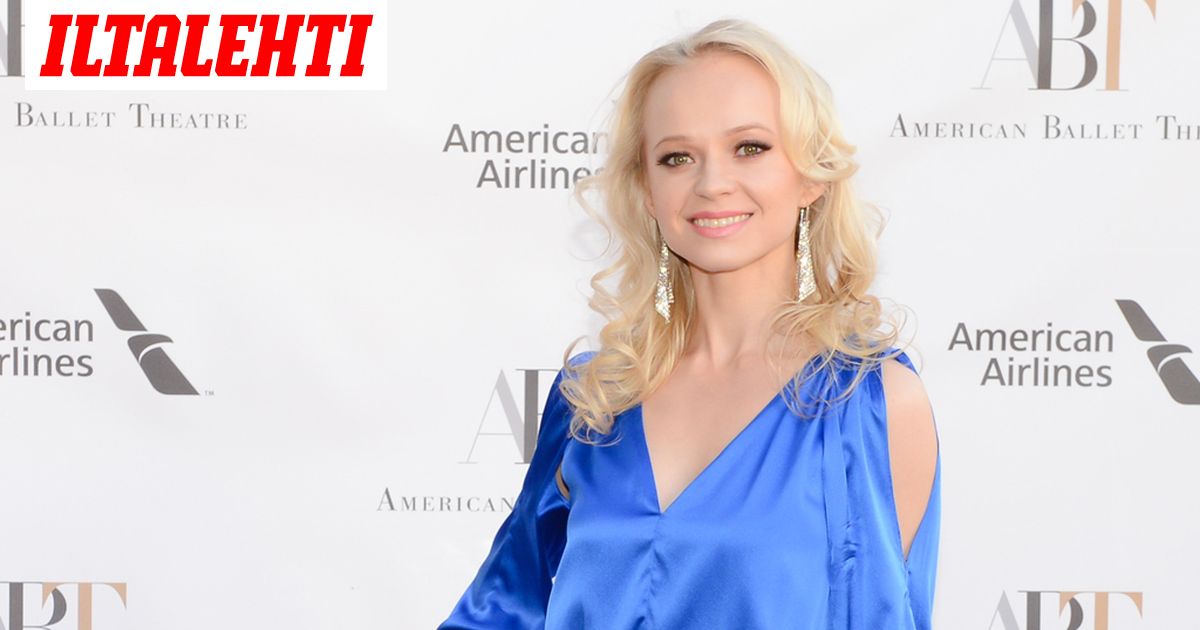 Suomi mainittu! Kuvankaunis suomalaisballerina poseeraa alusvaatteisillaan jenkkilehdessä