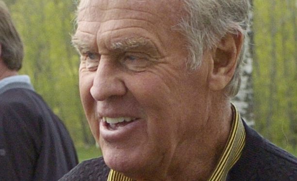 Ruotsalainen kiekkolegenda Sven Tumba on kuollut